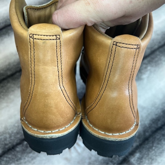 Danner | Shoes | Danner Mountain Light Cascade Brown Leather Lace Up ...